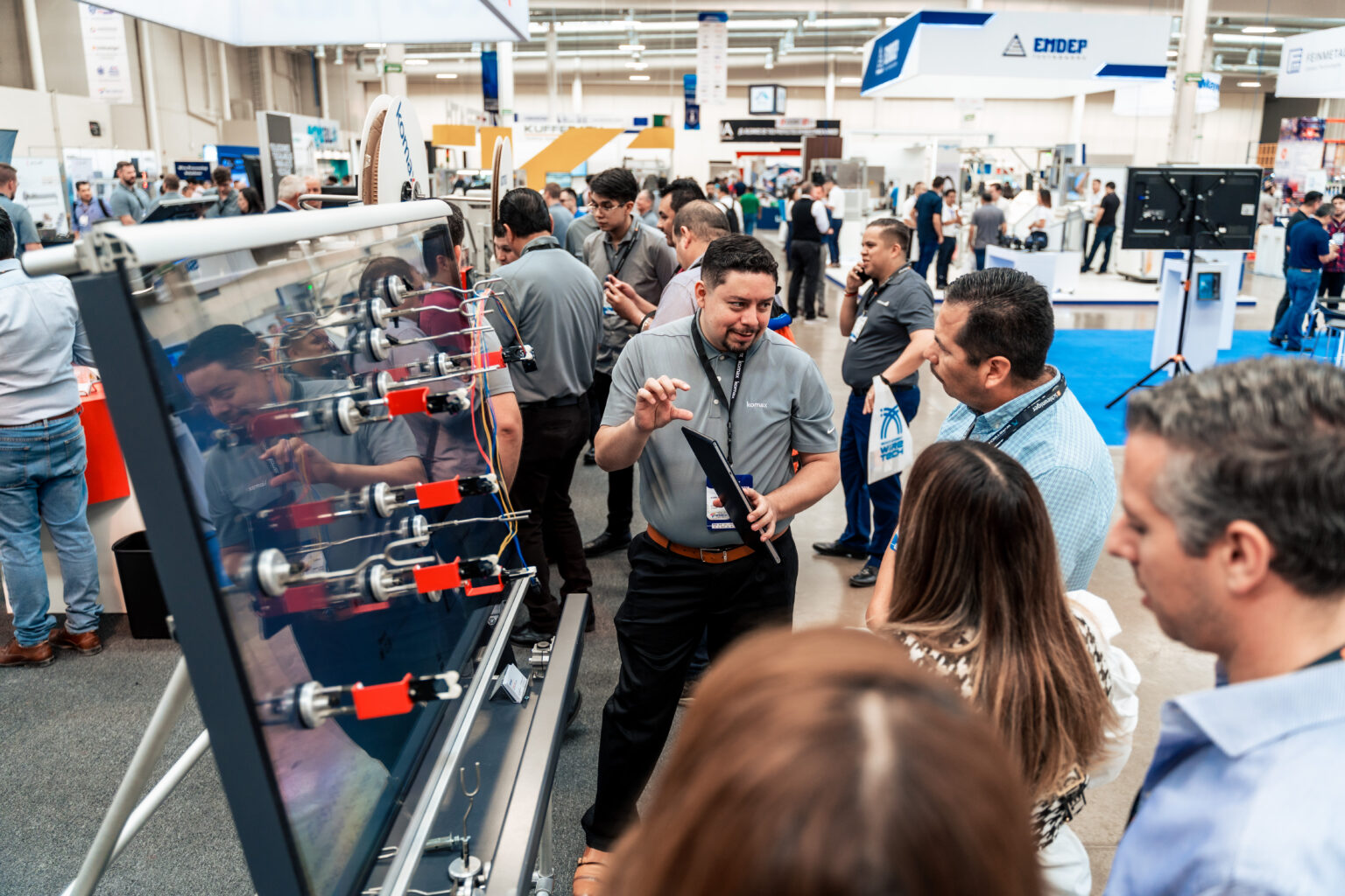 Expositores - Wire Tech México